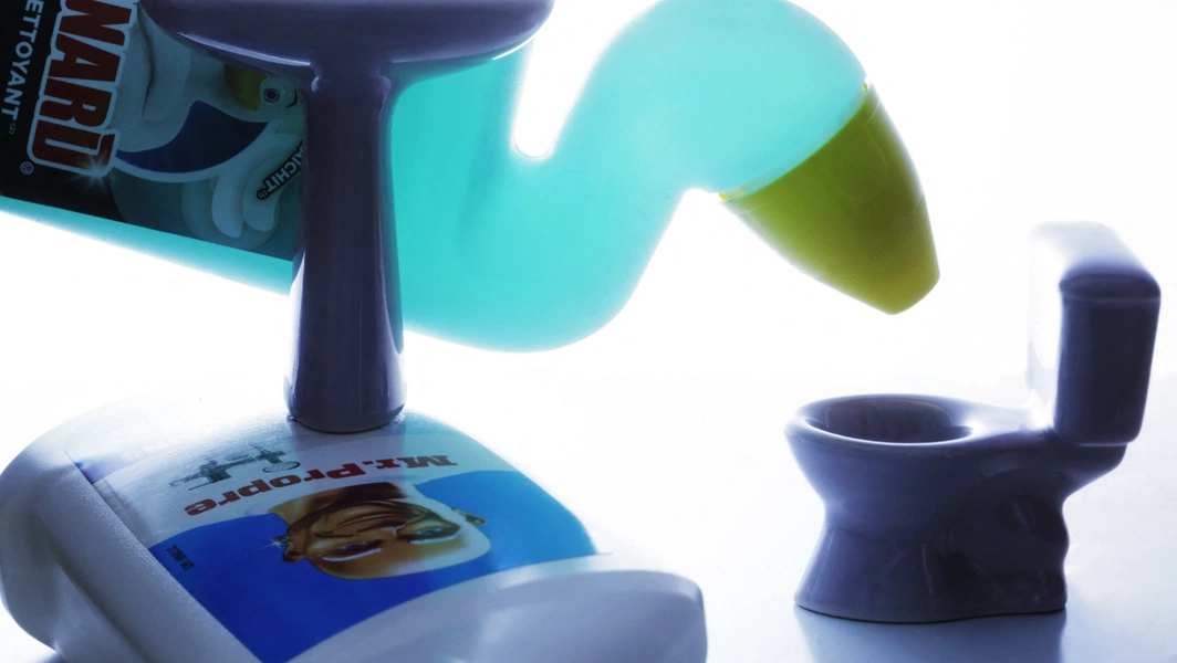 Eco-friendly toilet cleaning made simple and safe