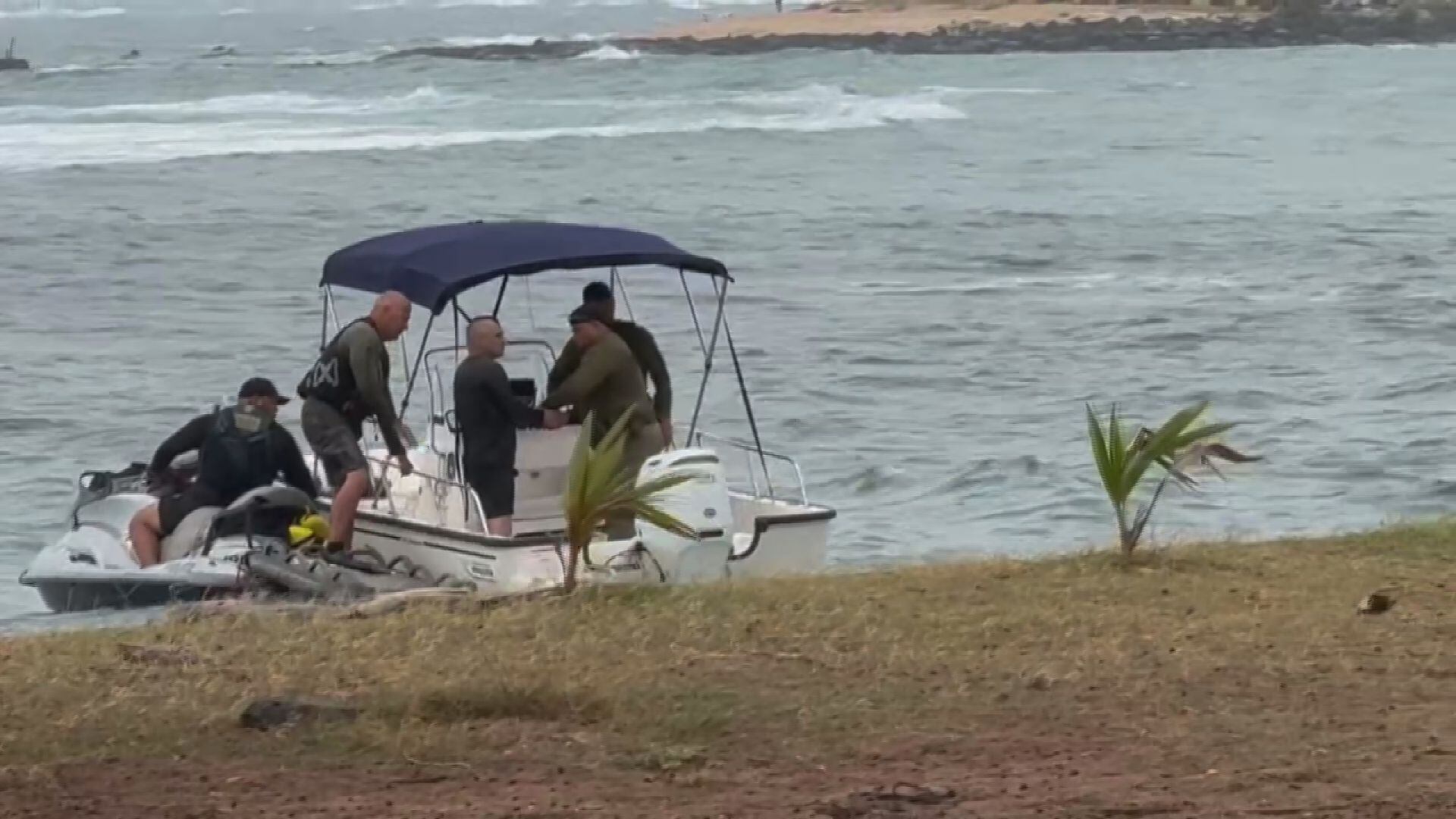 Kauai murder suspect captured after chase ends in ocean off Kapaa