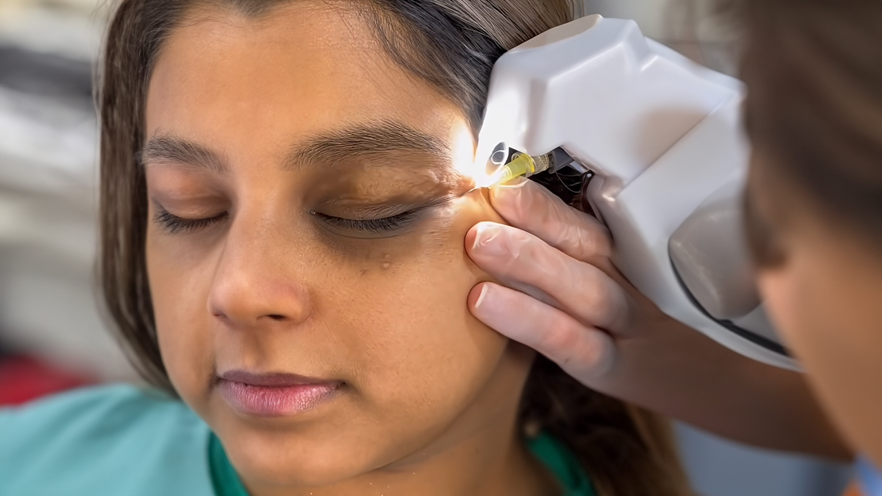 Doctor reacts to a mysterious eye condition