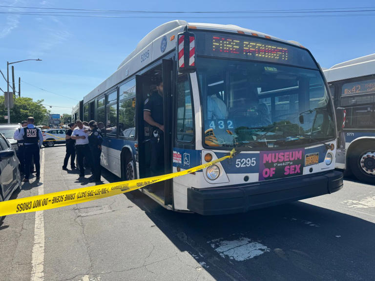 NYC man shot dead on bus in Bronx after telling kid to pipe down on his ...