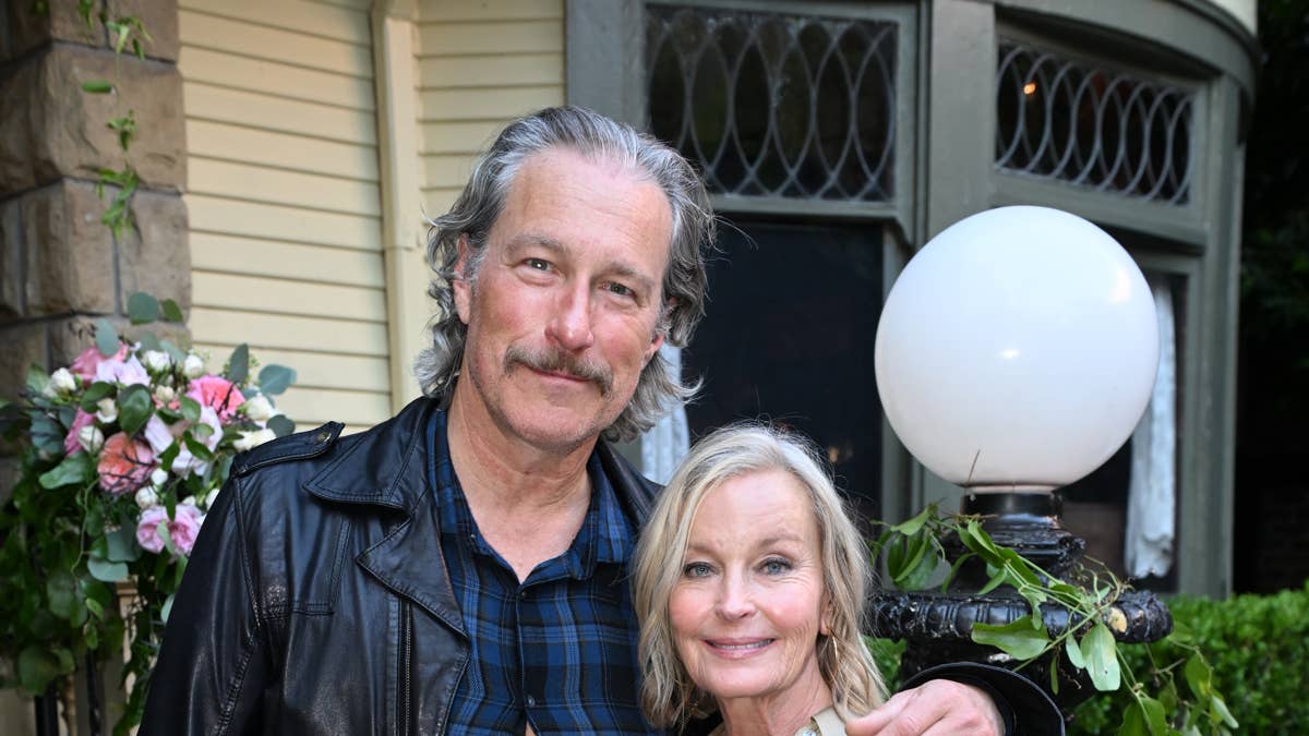 John Corbett shows off his new gray hair look with Bo Derek at Shania ...