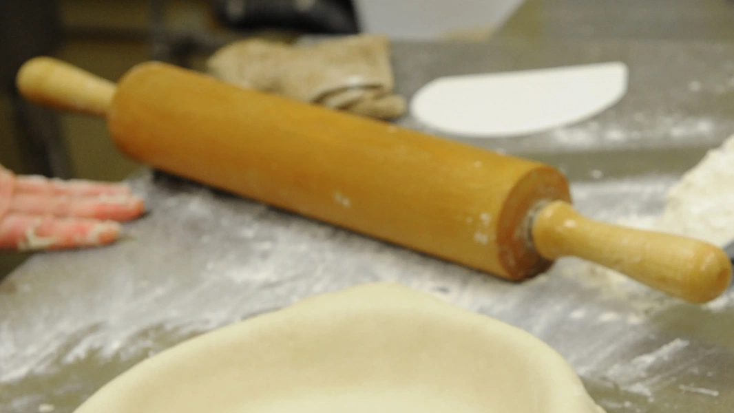 Techniques for a perfect flaky pie crust