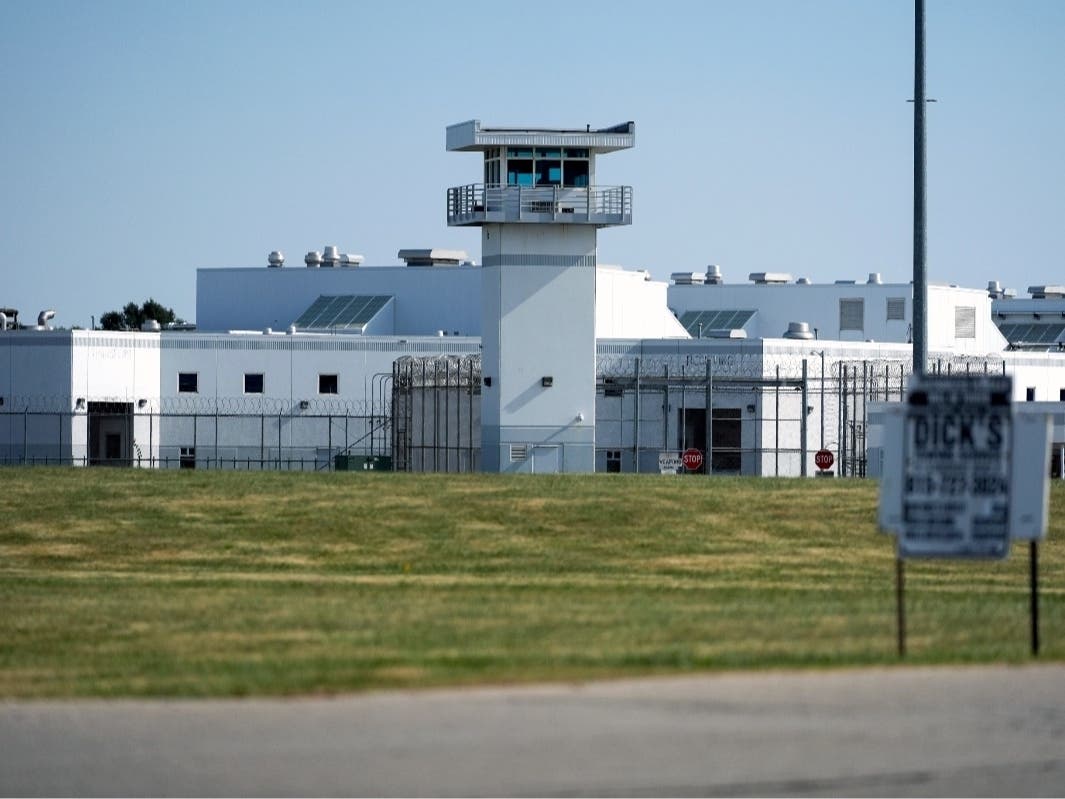 2 new prisons to be built on Stateville campus; downstate facility ...
