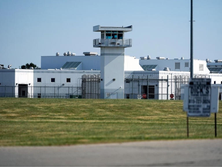 2 new prisons to be built on Stateville campus; downstate facility ...