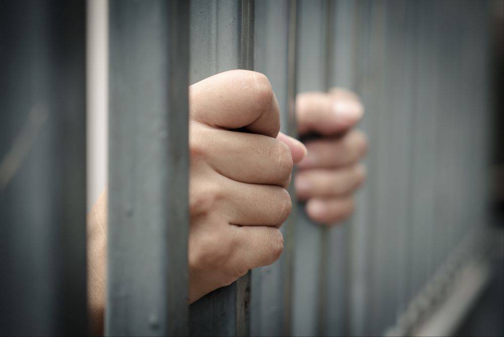 Police arrest mother of two children who fell from Tampoi apartment