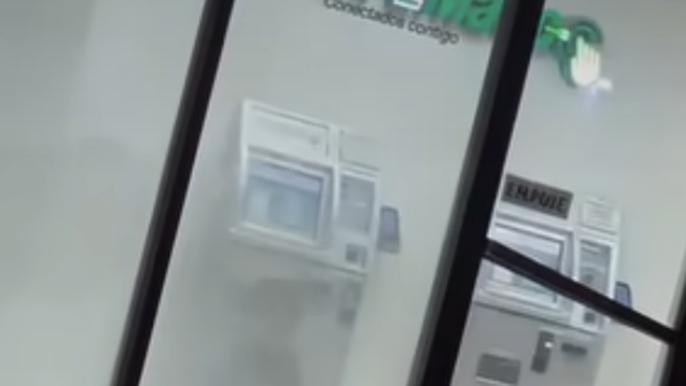 Video de niño 'fantasma' en un cajero de la CFE causa pánico en internet
