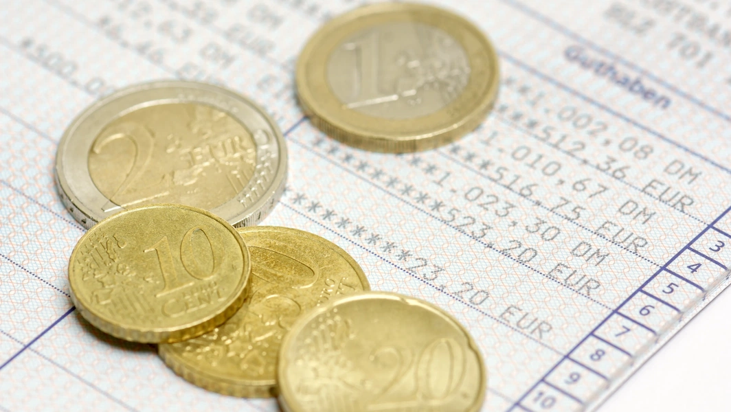 13 common money myths debunked
