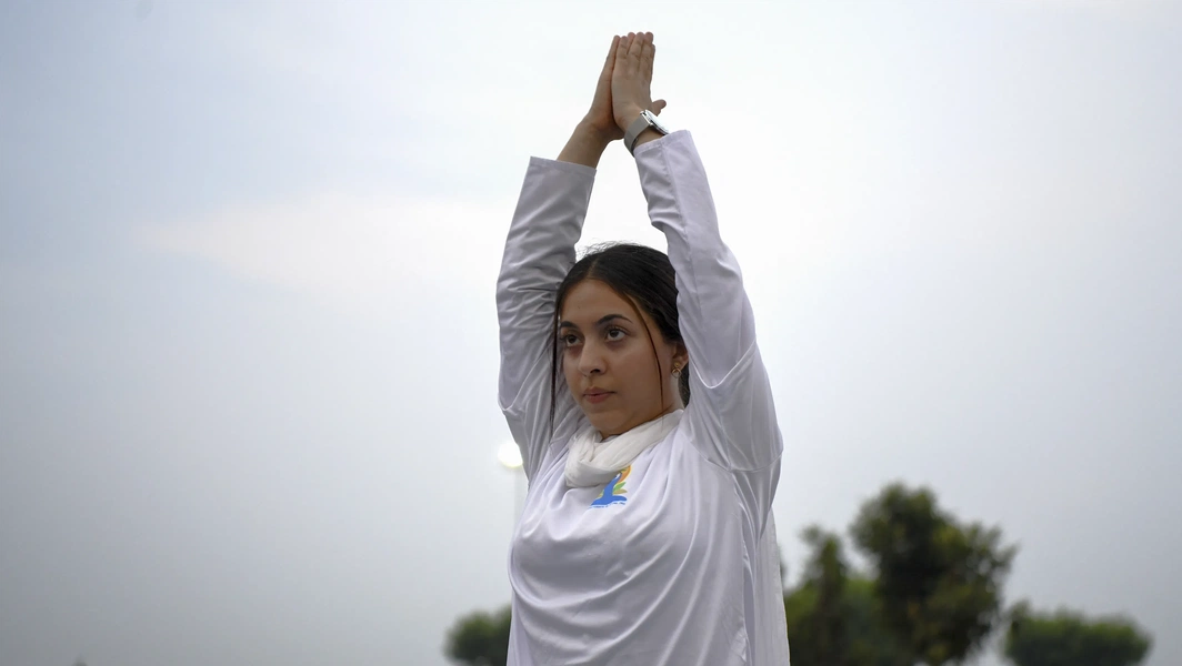 Safe vs. risky yoga practices