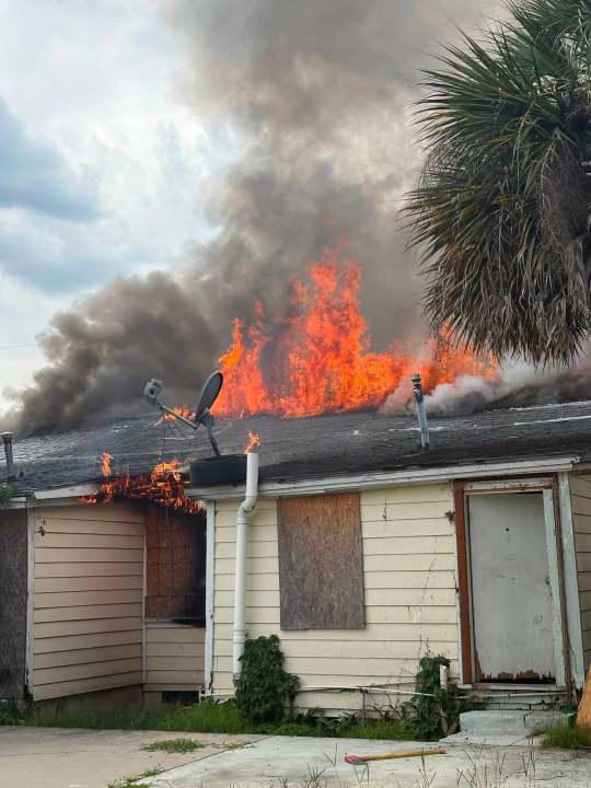 Crews respond to house fire on Ogeechee, 34th Street