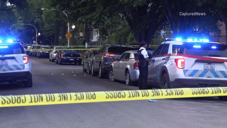 Man killed, 3 others including teen hospitalized after Chicago West ...