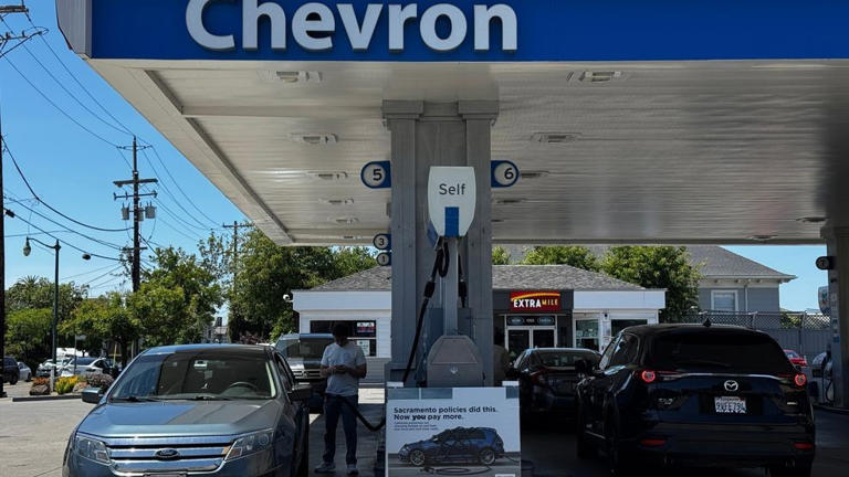 Fresno gas prices fall nearly 19 cents in a week, survey finds