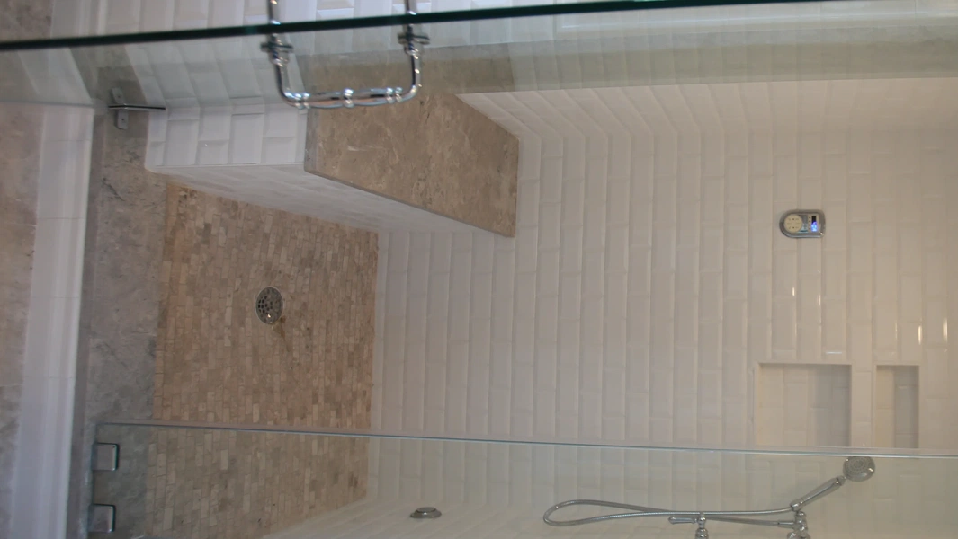 Small bathroom showers that actually feel spacious