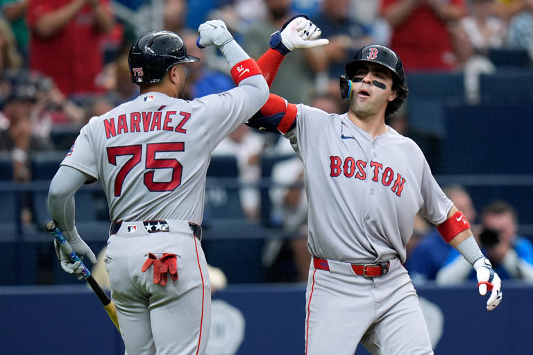Díaz hits leadoff homer and Aranda delivers go-ahead single to lift ...
