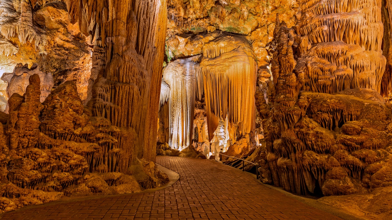 You can walk 1.25 miles underground in Virginia without climbing a ...