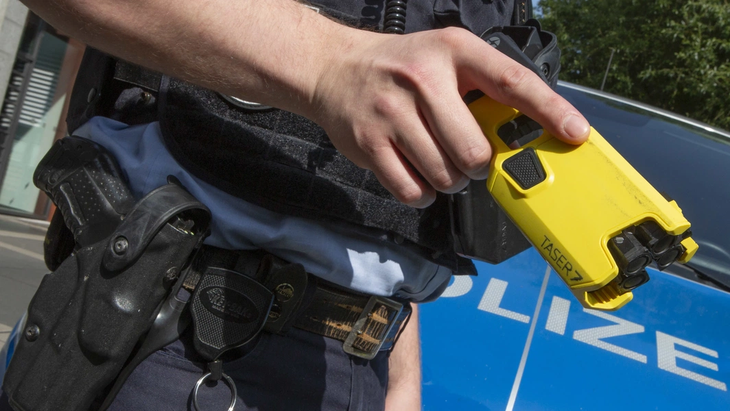 SA man dies after arrest involving Taser in Clare