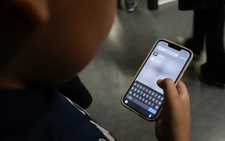 AI and screen time fuel concerns over declining reading skills