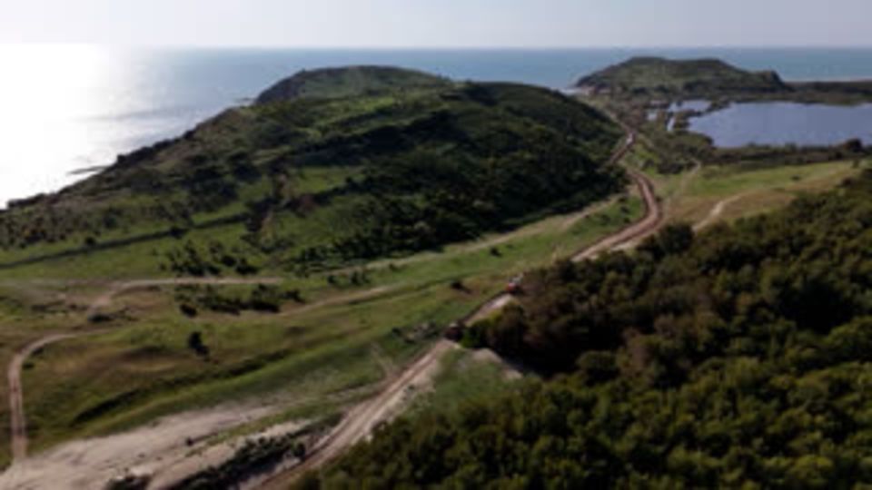Ivanka Trump & Jared Kushner’s private island project sparks protests