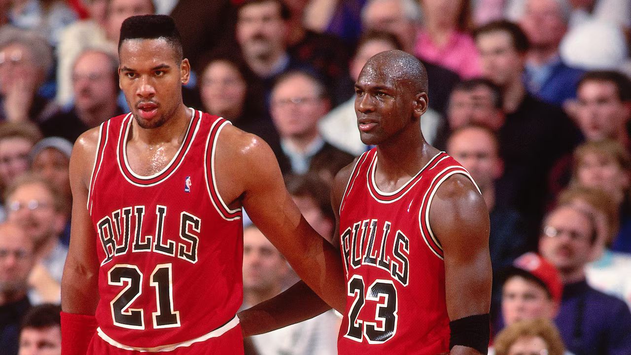 Michael Jordan and Derrick Rose issue memorial statements upon Bulls ...