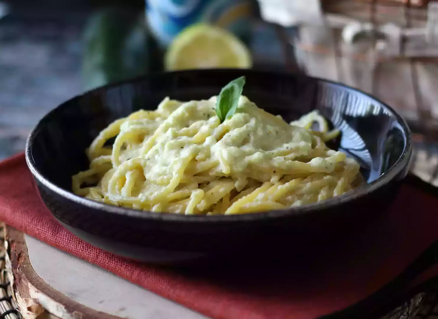 Romige pasta met courgettes en Griekse yoghurt