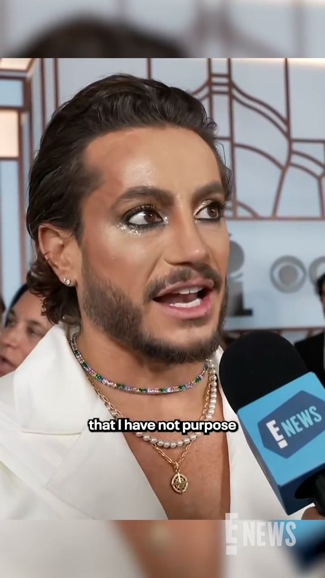 Frankie is ready to cry at Ariana Grande's concert IRL