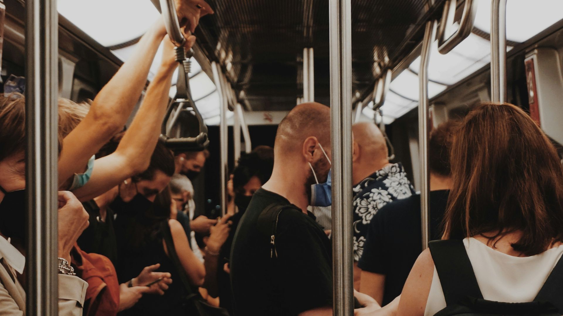 20 things men do in relationships that make women resent them