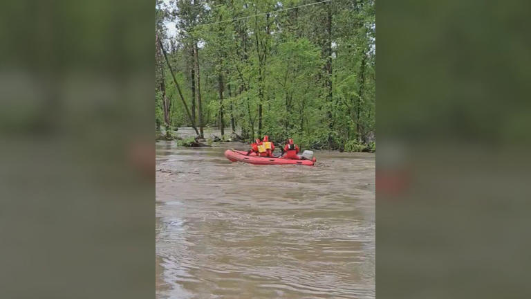People stranded as heavy rain brings flooding, state of emergency to ...
