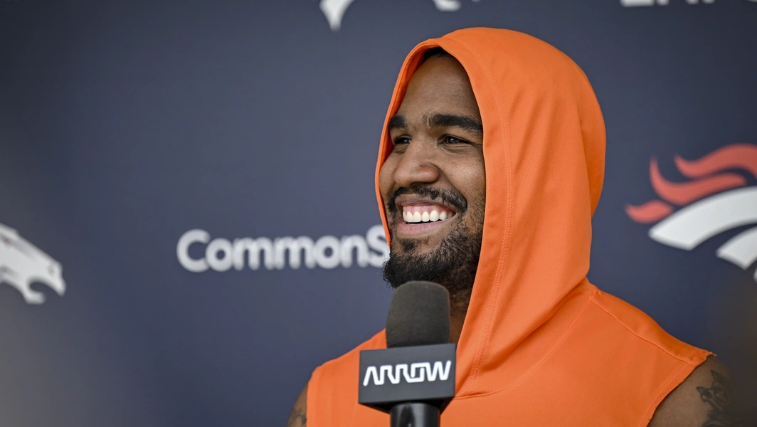 Broncos' high-priced Waddle trade draws skepticism over value