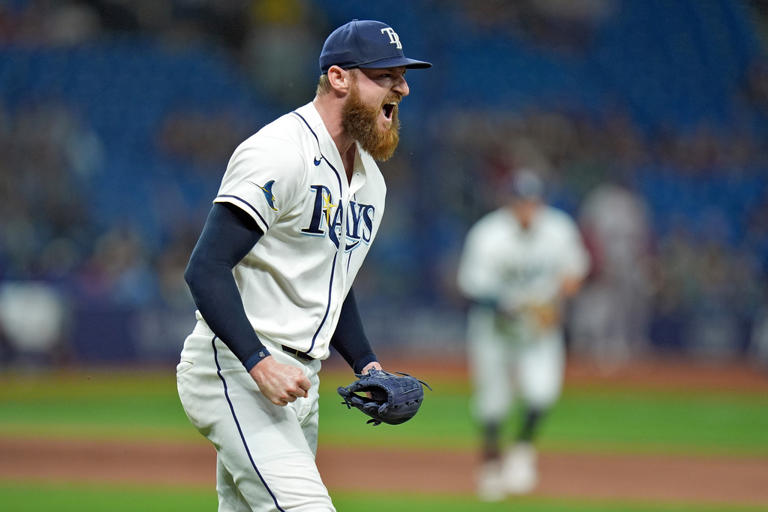 Díaz hits leadoff homer and Aranda delivers go-ahead single to lift ...