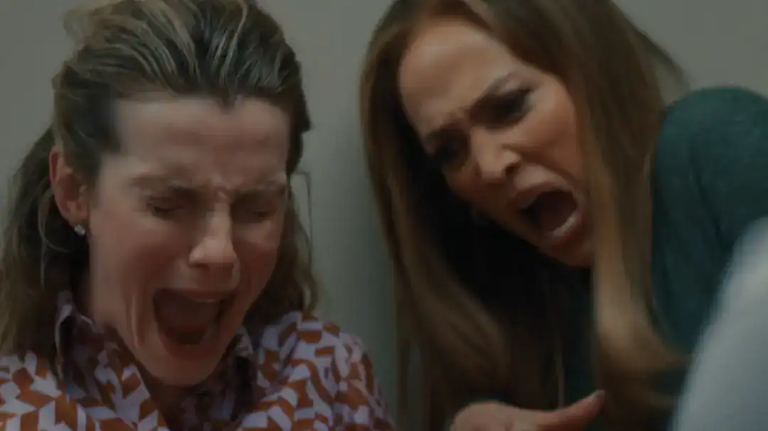Atriz se diz apavorada ao gravar cena gráfica em filme da Netflix que ...
