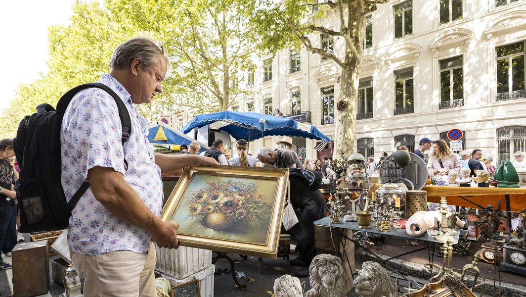 15 incredible flea market finds worth a fortune