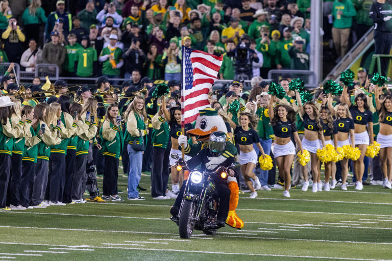 Star tight end, one of the top players in Oregon, announces commitment ...