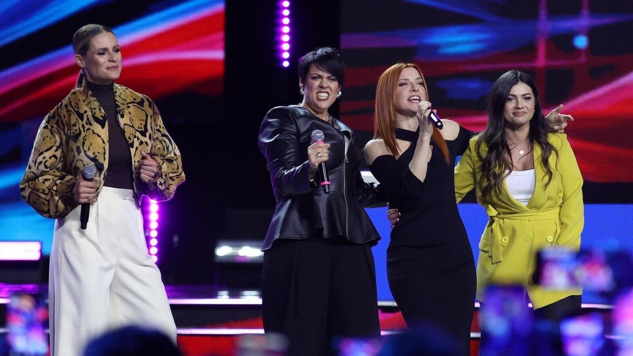 Super karaoke da stasera su Canale 5 con Michelle Hunziker: ospiti e ...