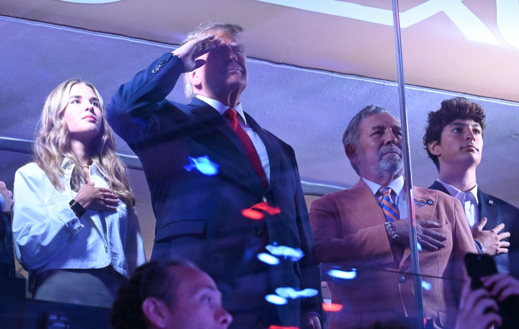 Trump salutes MSG crowd during national anthem of Knicks Game 3 — with ...