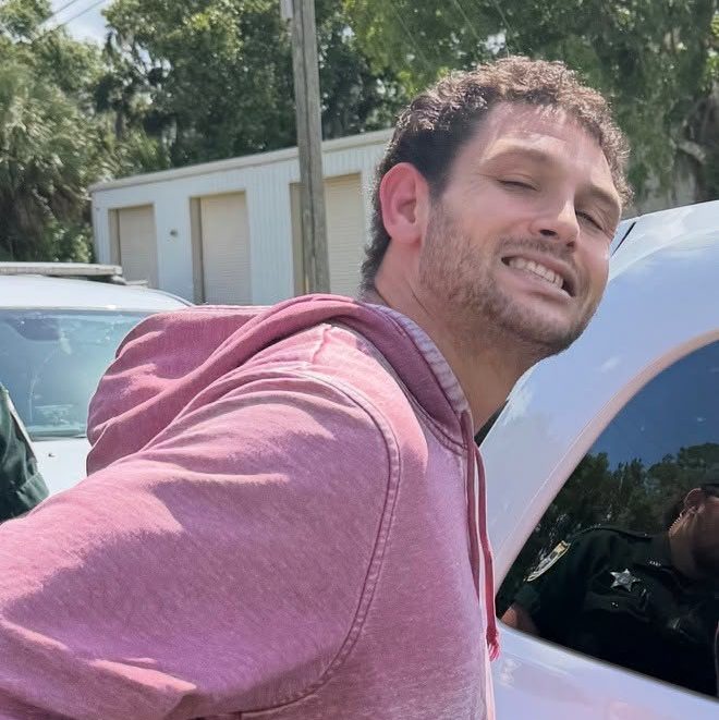 Like a contortionist: Florida man arrested after hiding in AC ductwork ...
