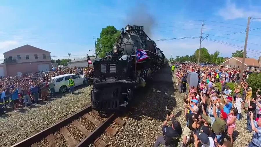 Once in a lifetime: Train fans thrilled to catch a glimpse of Union ...
