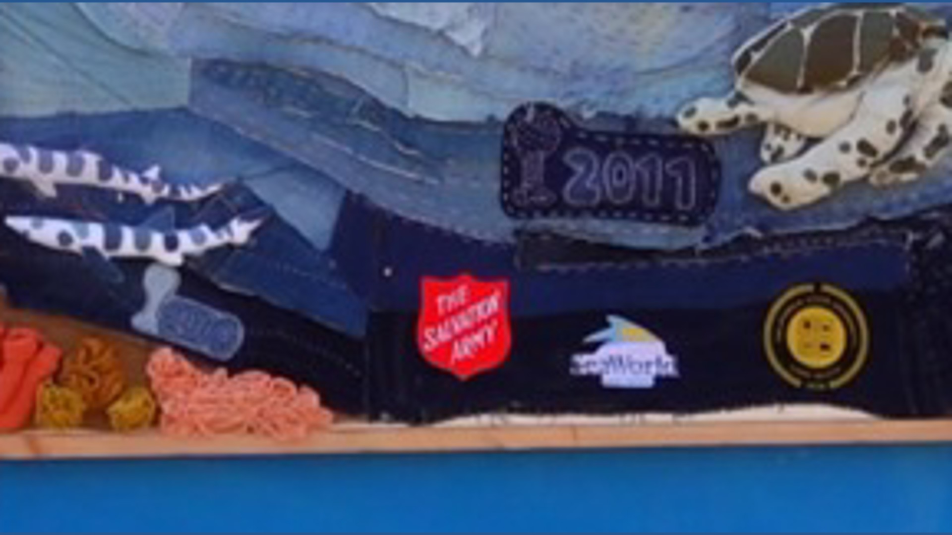 2,500 pounds of donated clothes became this mural at SeaWorld San Diego ...