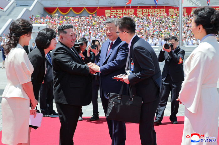 Welcome ceremony for Xi in Pyongyang