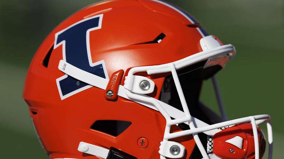 Illinois football recruiting target changes official visit plans