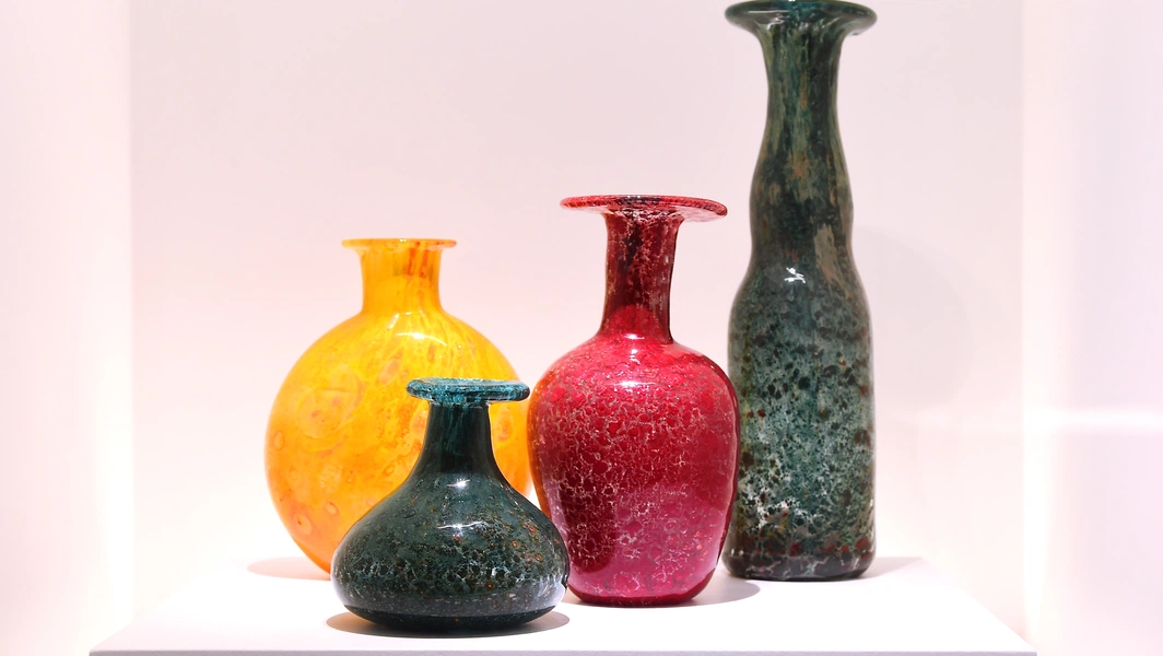Expert tips for identifying valuable vintage glassware