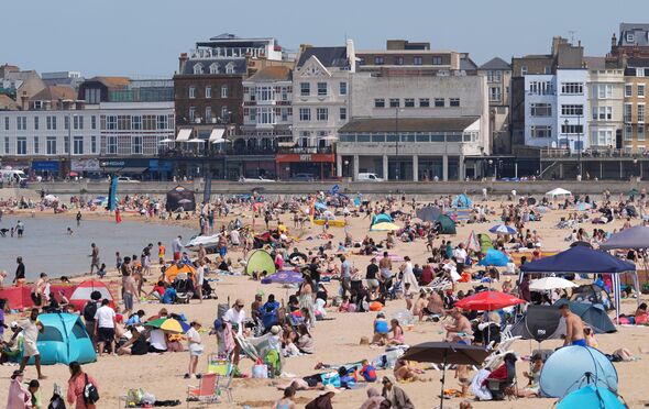 UK weather maps show 34C heat surge in June - 14 counties above 30C