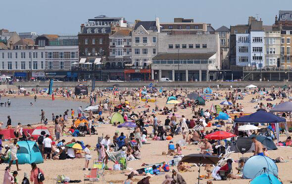 UK weather maps show 34C heat surge in June - 14 counties above 30C