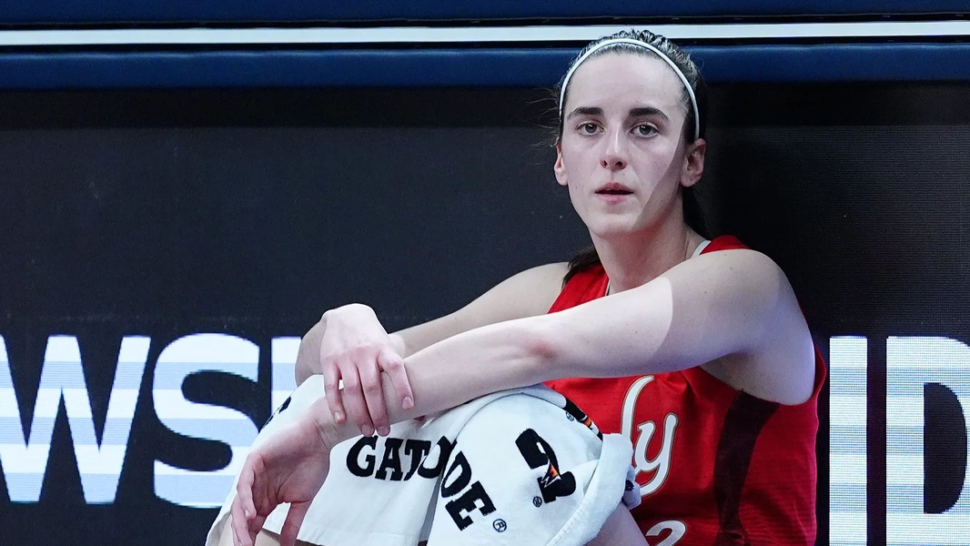 Coach downplays Caitlin Clark illness after halftime vomiting