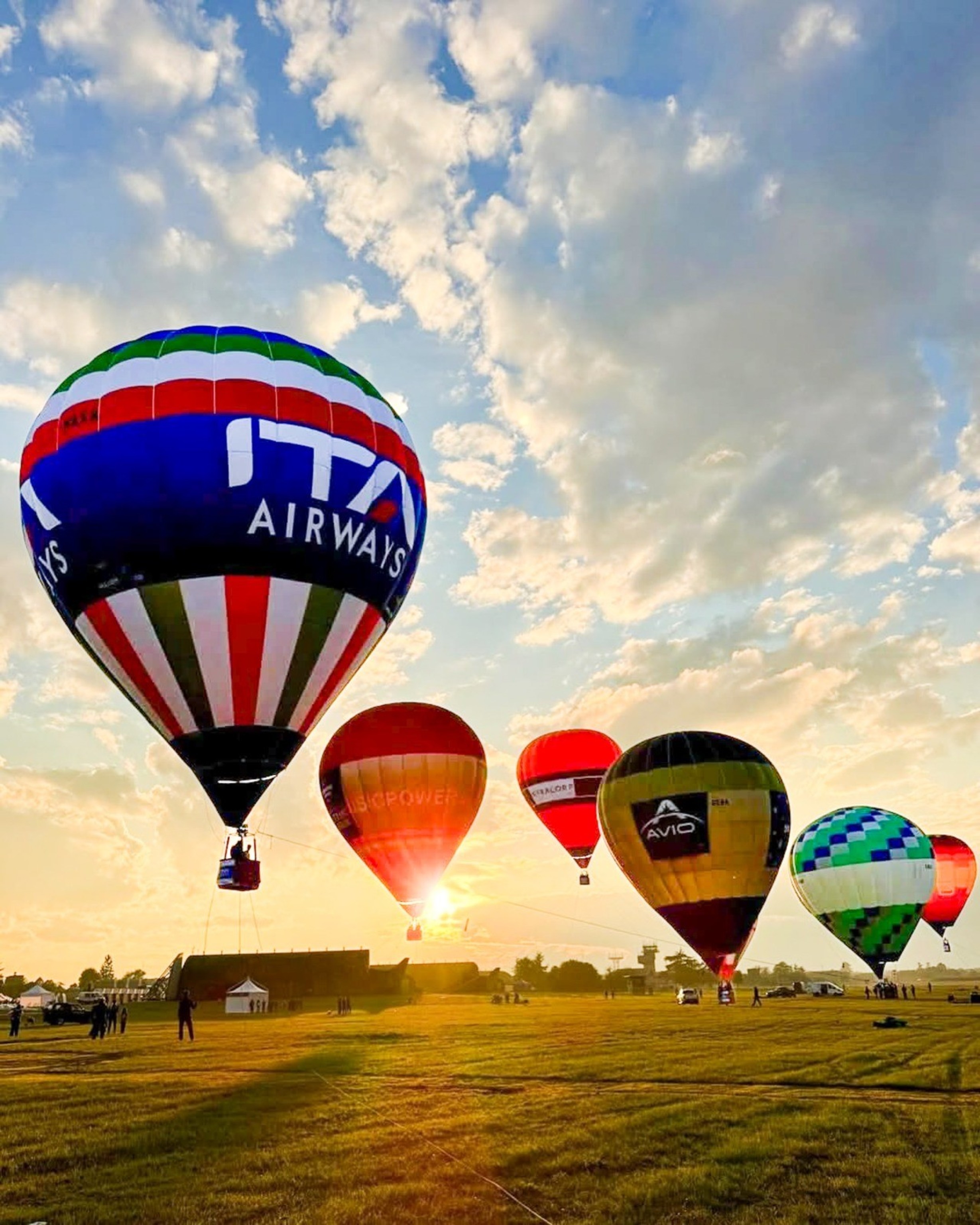 La gara in mongolfiera dell'Aeronautica militare torna a Piacenza