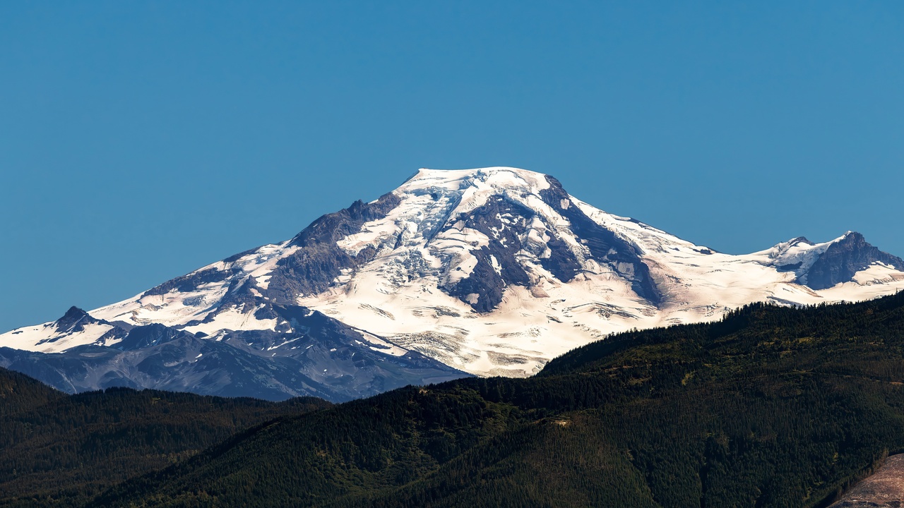 Old-growth forest, an 88-foot waterfall, and a volcano: one Washington ...