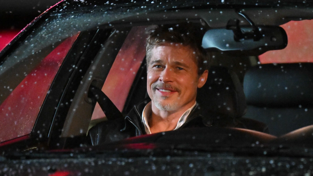 9 celebrities in their first commercial roles
