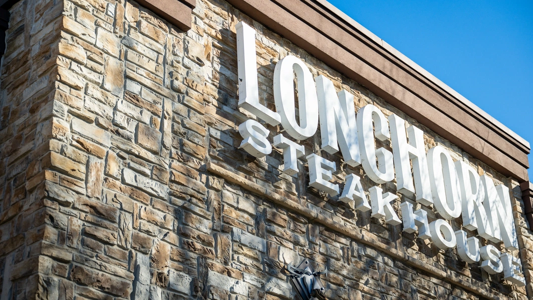 5 signature steakhouse salads across America