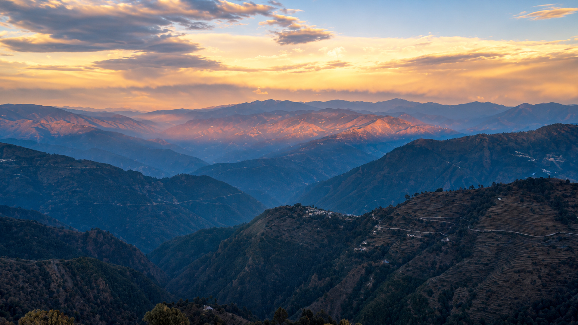What makes this mountain sunset in India so beautiful?