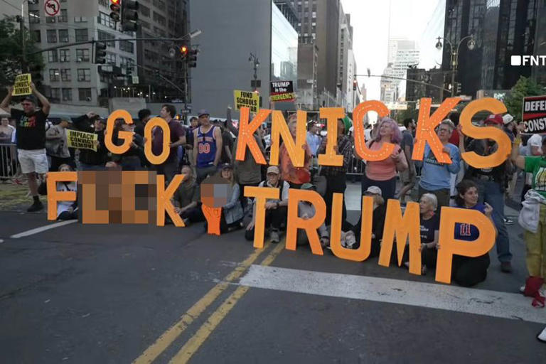 Donald Trump humiliated as Knicks crowd brutally boos the president as ...