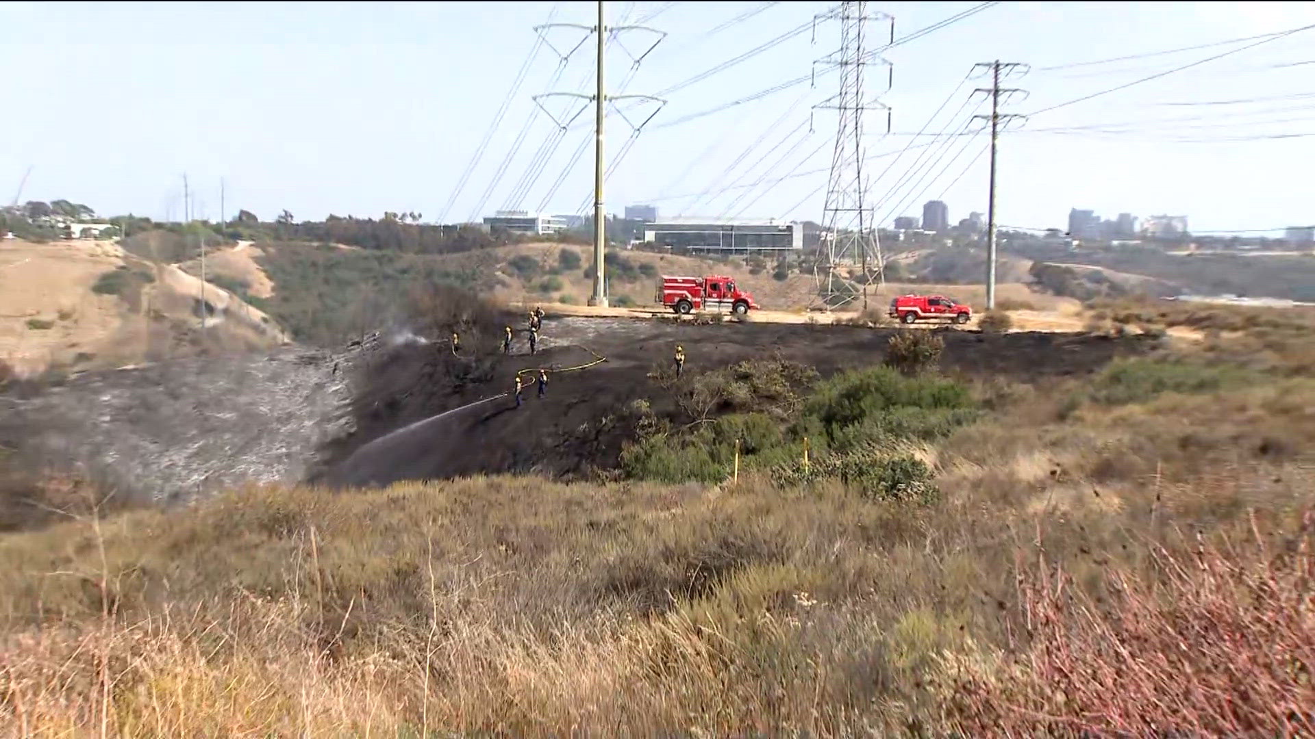 Fire crews stop brush fire in San Diego's Sorrento Valley | 4PM update