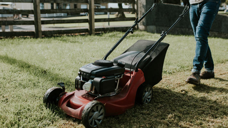 How to clean your lawn mower's carburetor in less than 5 minutes